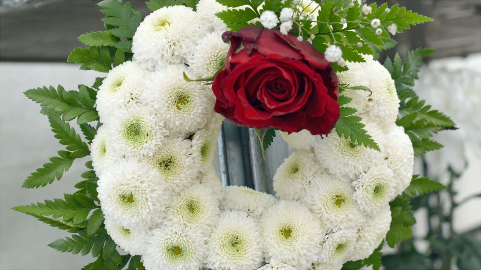 Funeral Flower Card Messages for Nan Proper Etiquette for Sending ...